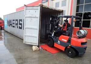 Forklift Container dengan Mast Full Free Lift - PT. Triguna Karya Nusantara